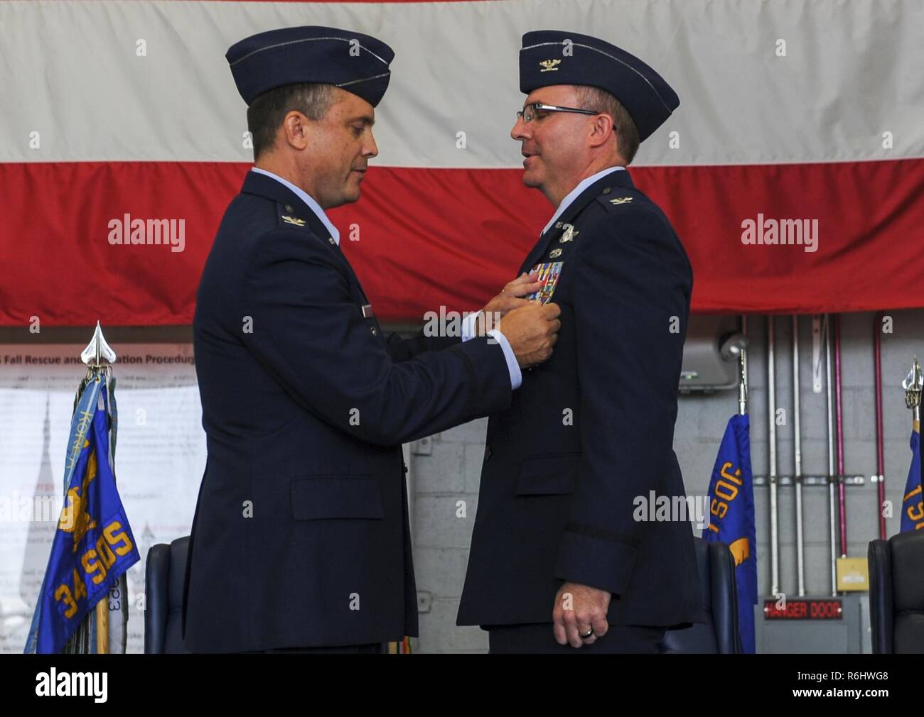Col. James Mott takes command of the 1st Special Operations Group from ...