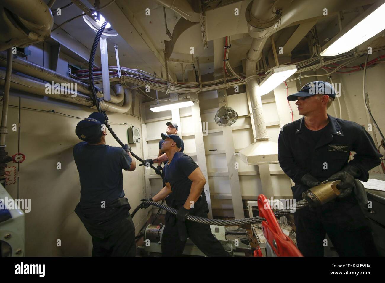 Cable arresting system hi-res stock photography and images - Alamy