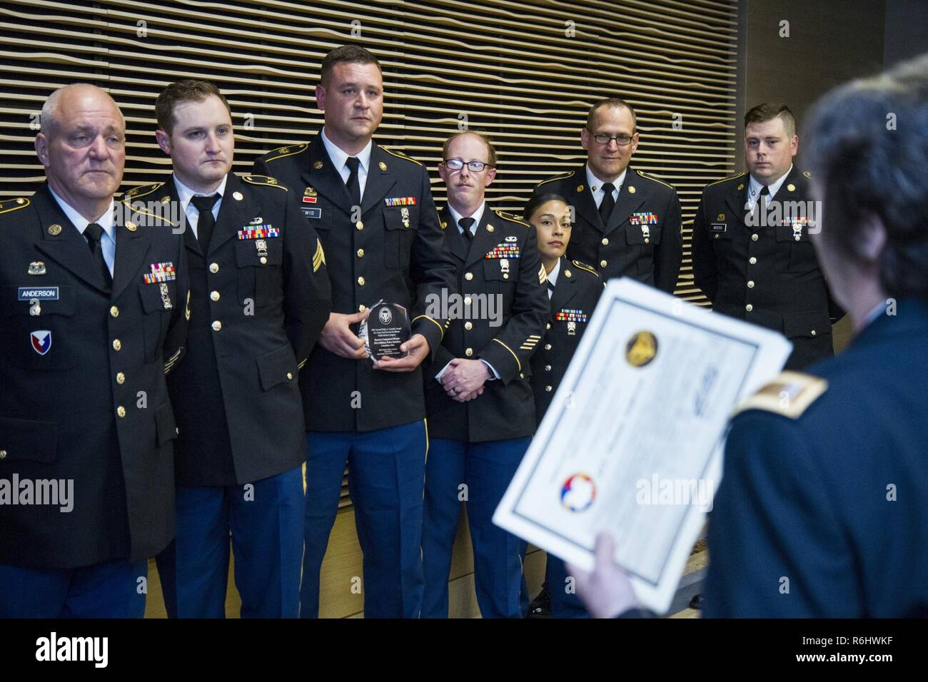 U.S. Army Reserve Soldiers from the 391st Military Police Battalion, of ...