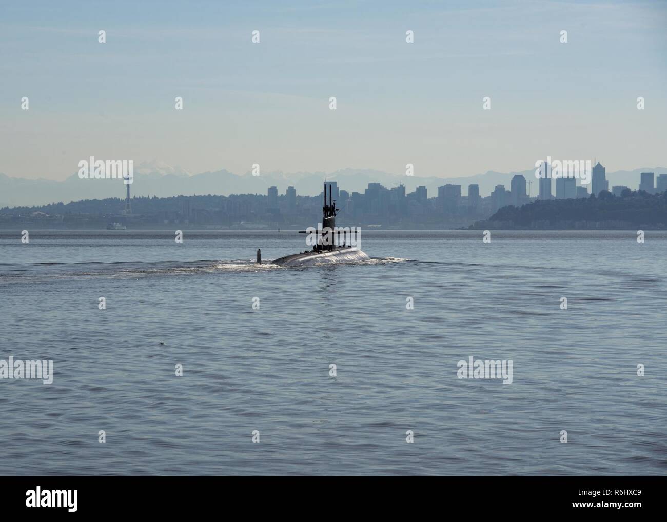 Uss dallas ssn 700 hi-res stock photography and images - Alamy