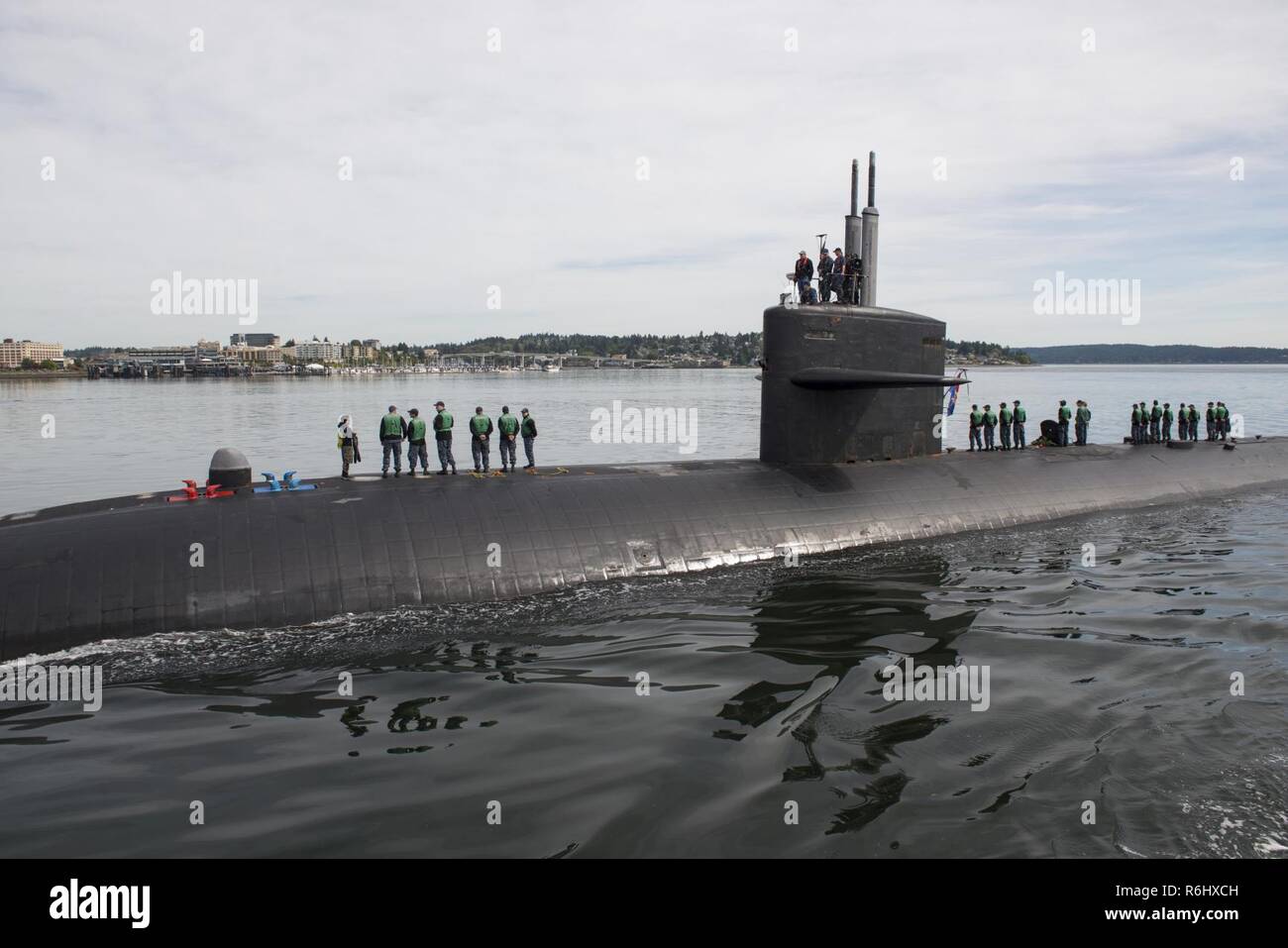 Uss dallas ssn 700 hi-res stock photography and images - Alamy