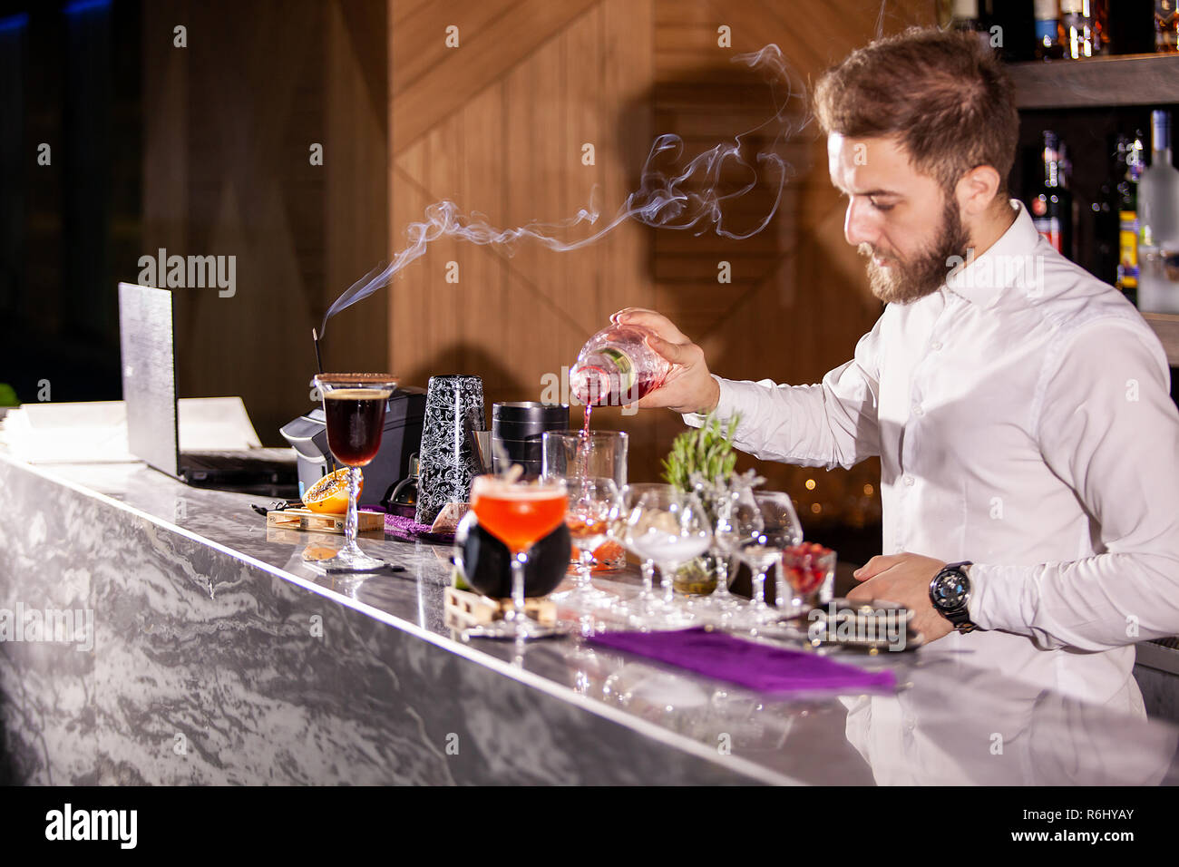 Pub bartender lounge hi-res stock photography and images - Alamy