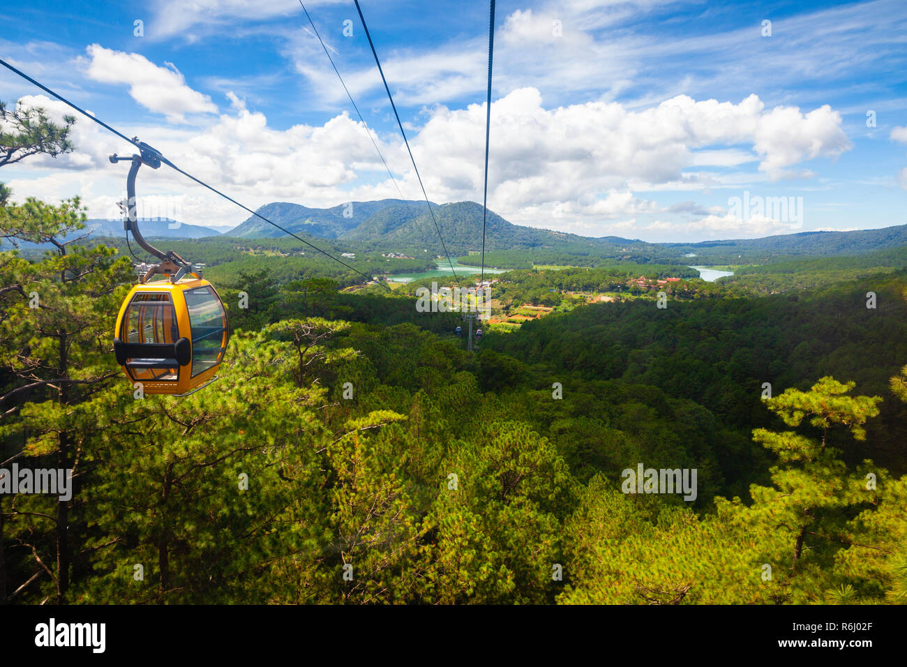 Da lat cable car hi-res stock photography and images - Alamy