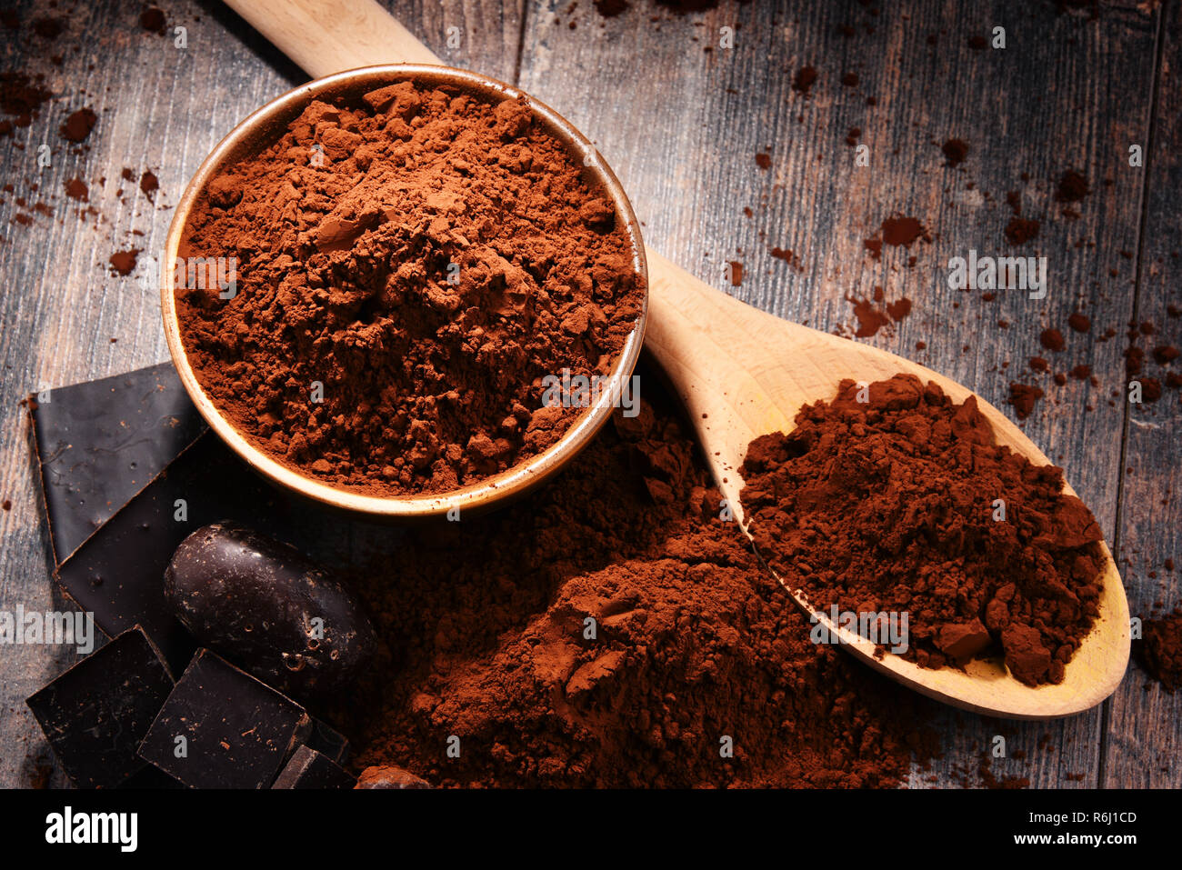 Dutch process cocoa powder hi-res stock photography and images - Alamy