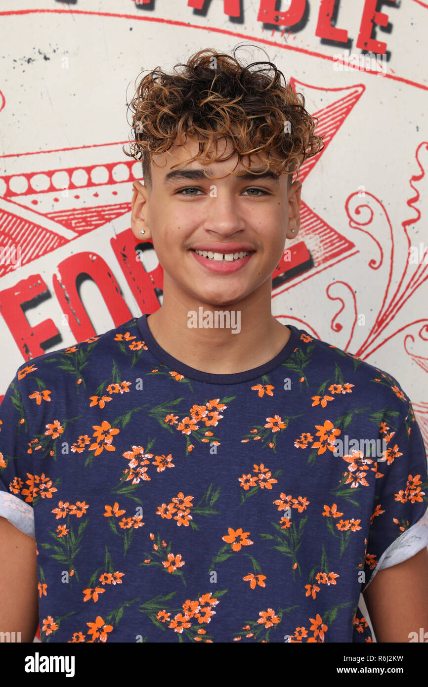 Free2Luv's 'Unstoppable: Tour De Force' Cirque Benefit for Anti ...