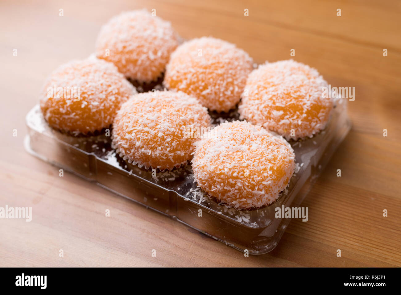 Mango sticky rice cake hi-res stock photography and images - Alamy