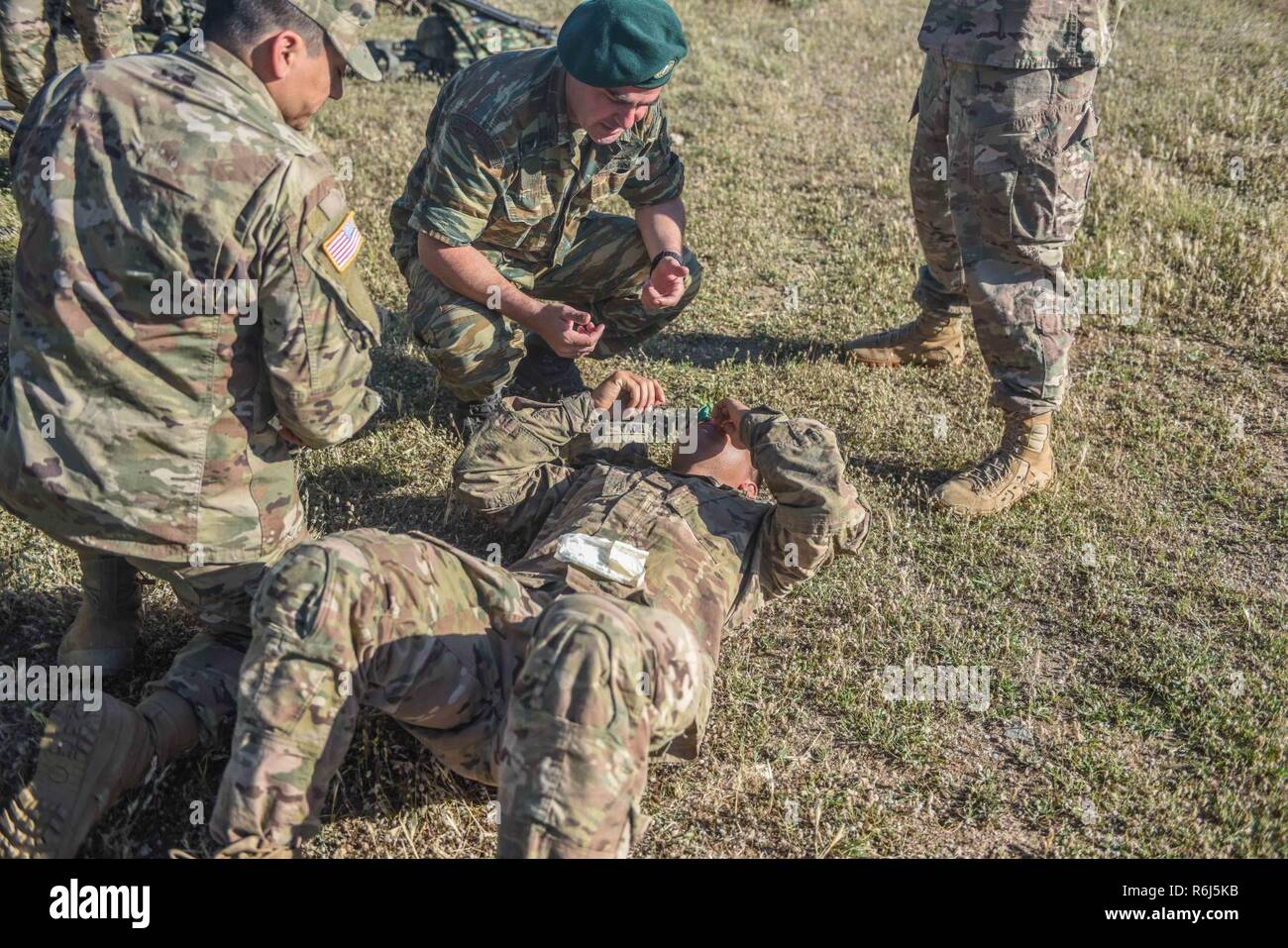 Greek paratroopers with 1st Paratrooper Commando Brigade, Greek Army ...