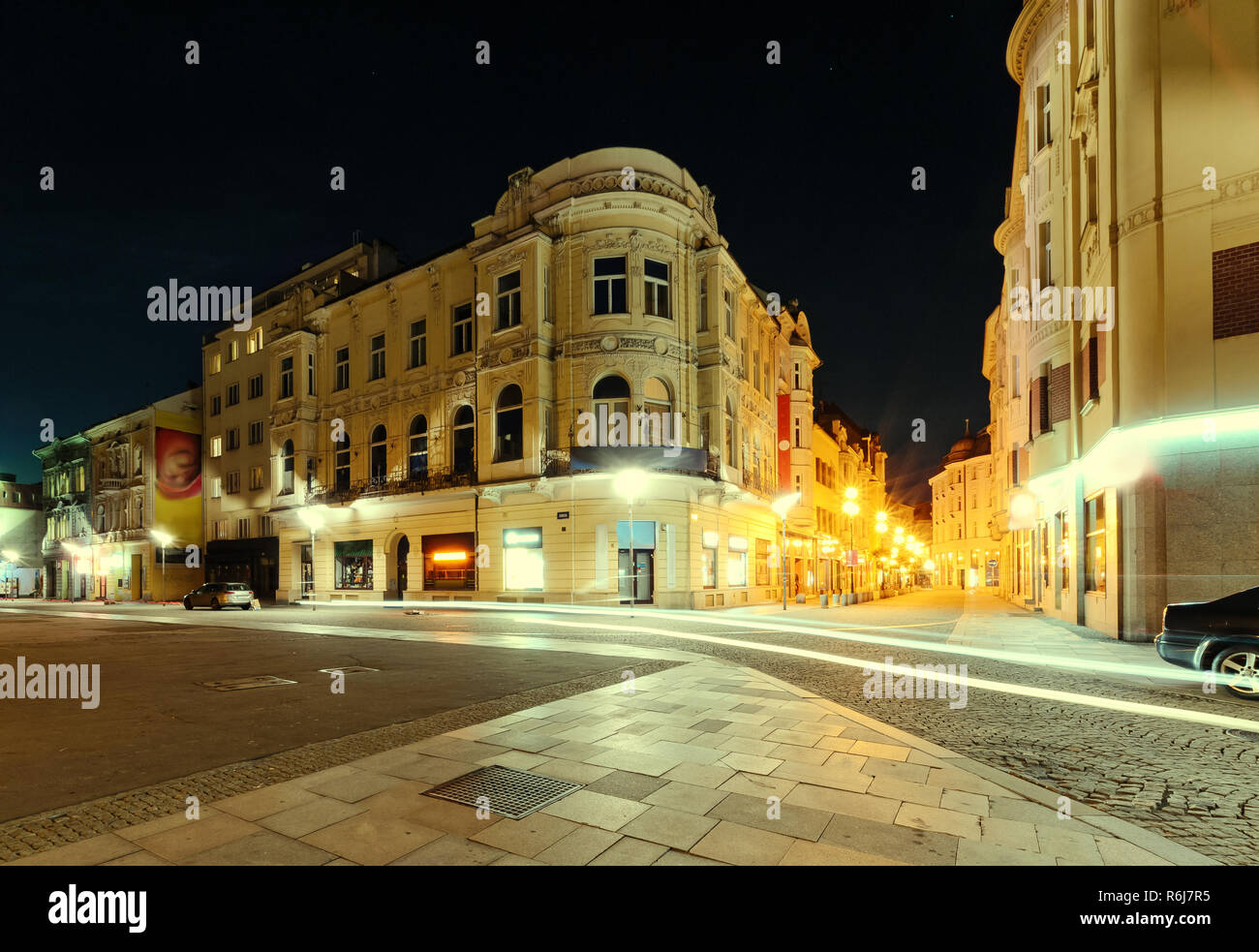 The street in the center of Ostrava, Czech republic. Night foto Stock ...