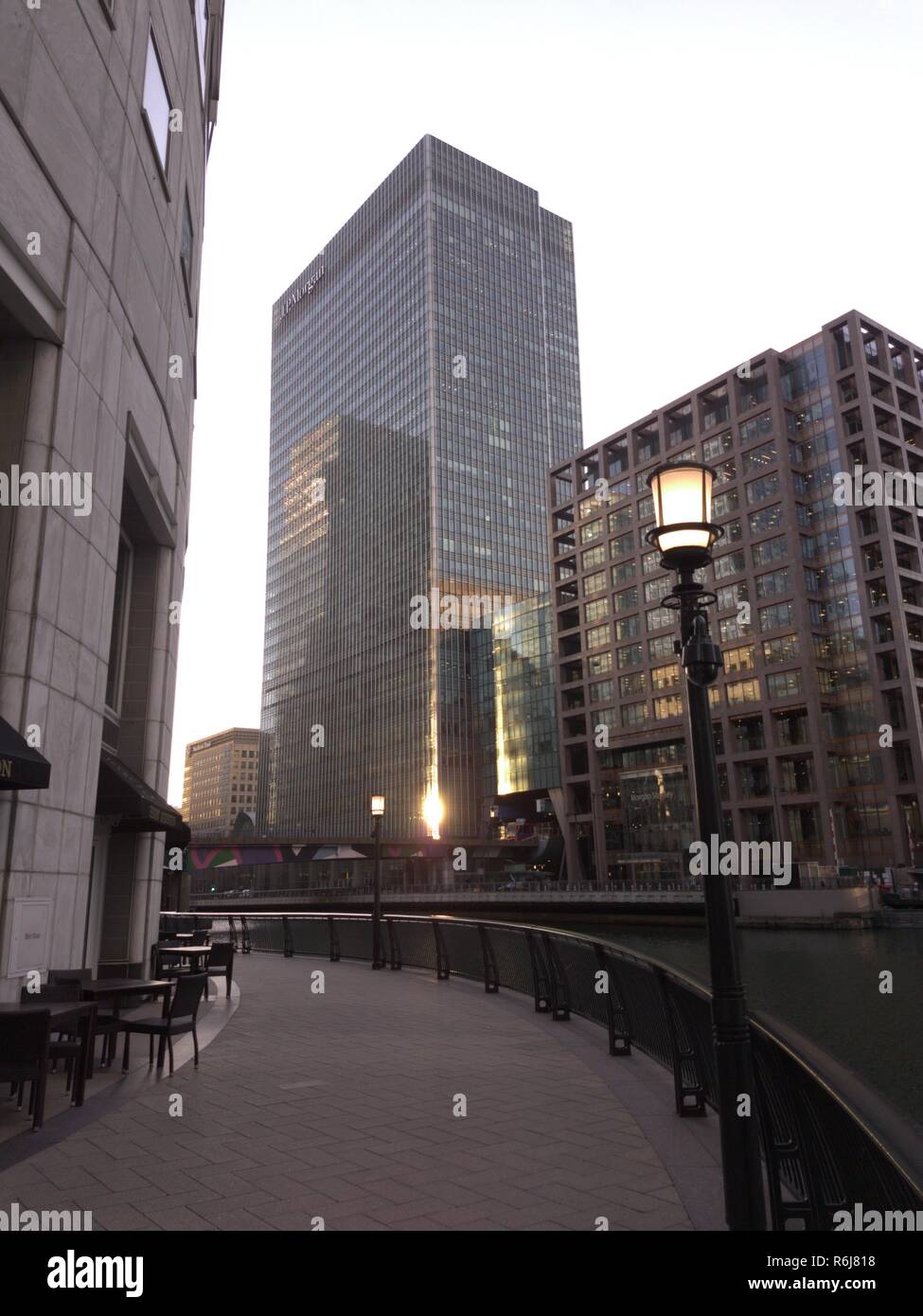 J P Morgan Investment Bank Building Canary Wharf London Stock Photo - Alamy