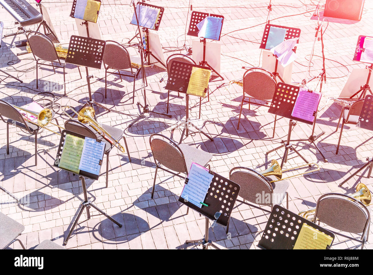 Empty chairs and notes on the music stand Stock Photo - Alamy