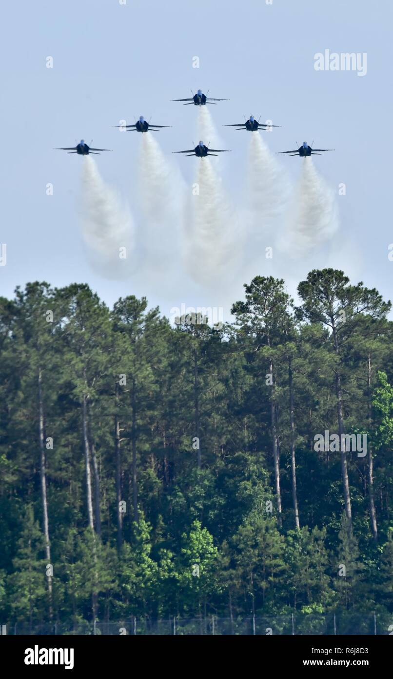 GOLDSBORO, N.C. (May 19, 2017) The U.S. Navy flight demonstration ...