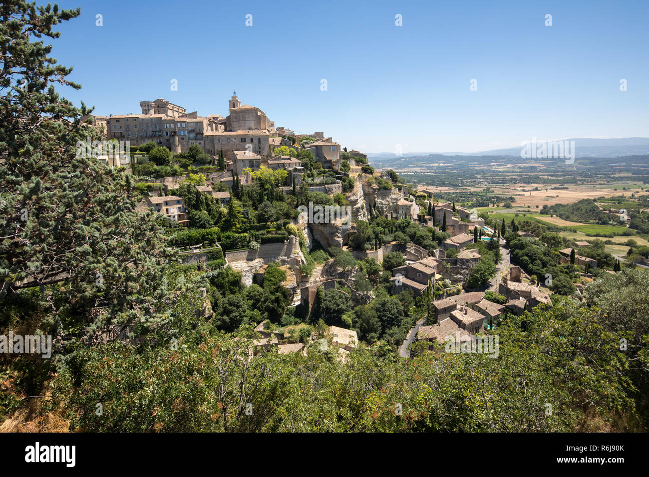 Medieval hilltop town of Gordes. Provence. France Stock Photo - Alamy