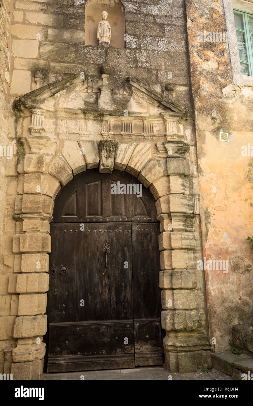 Medieval hilltop town of Gordes. Provence. France Stock Photo - Alamy