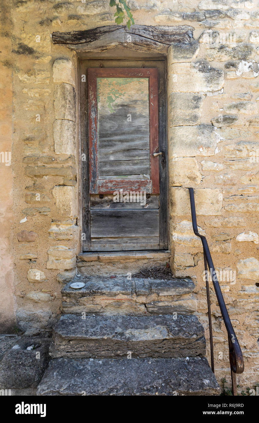 Medieval hilltop town of Gordes. Provence. France Stock Photo - Alamy