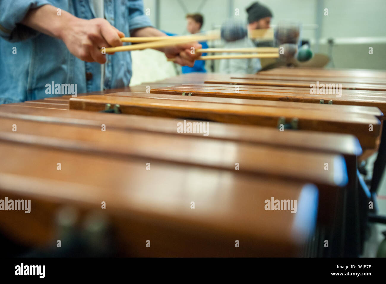 People musicians marimba hi-res stock photography and images - Alamy