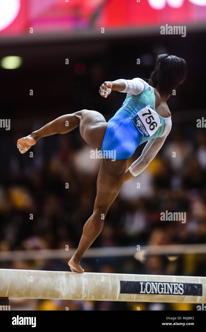 Doha, Qatar. 1st Nov, 2018. SIMONE BILES falls off the balance beam ...