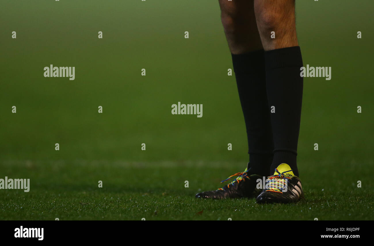 Kevin clancy referee hi-res stock photography and images - Alamy