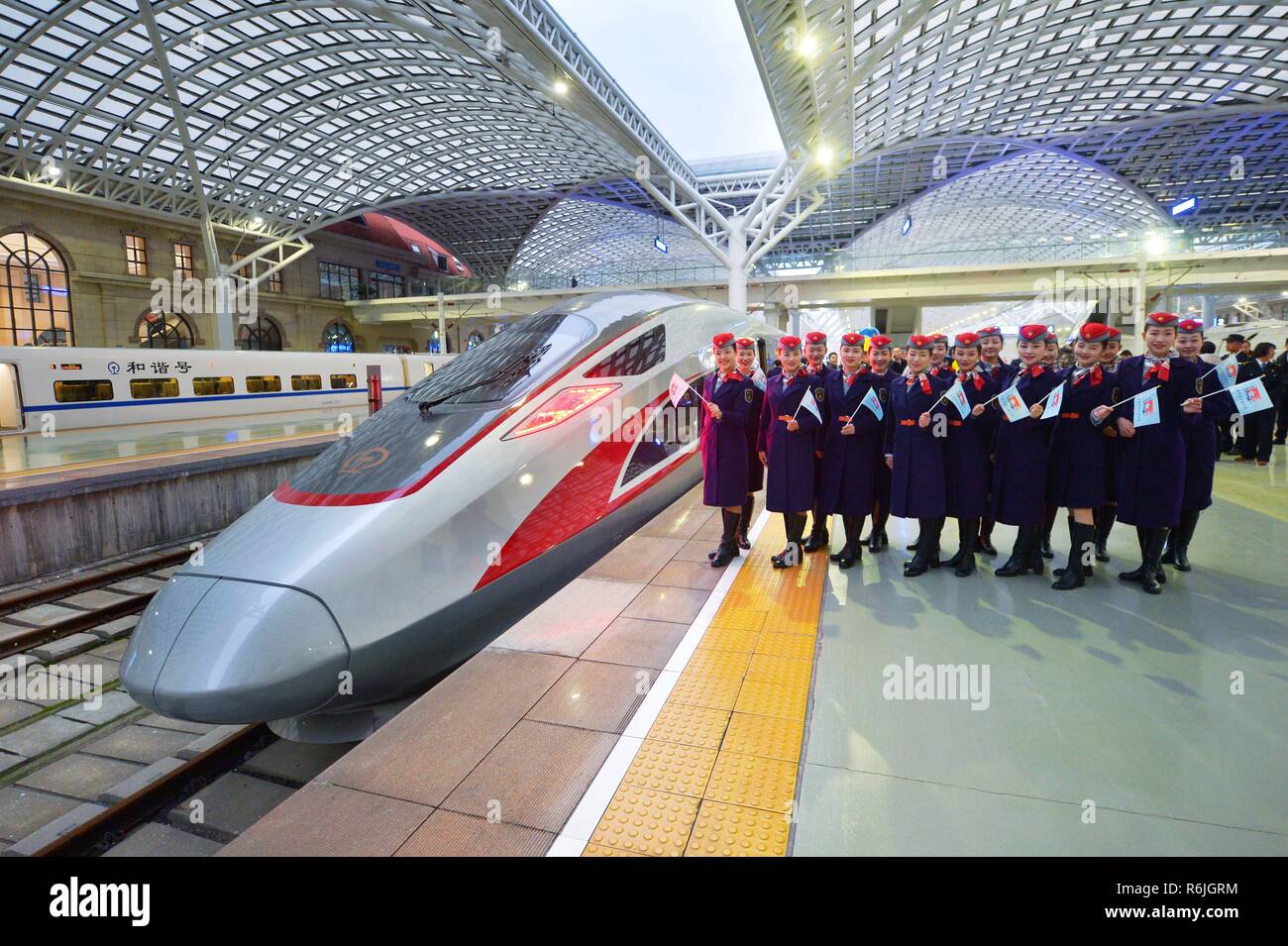 High speed fuxing train china hi-res stock photography and images - Alamy