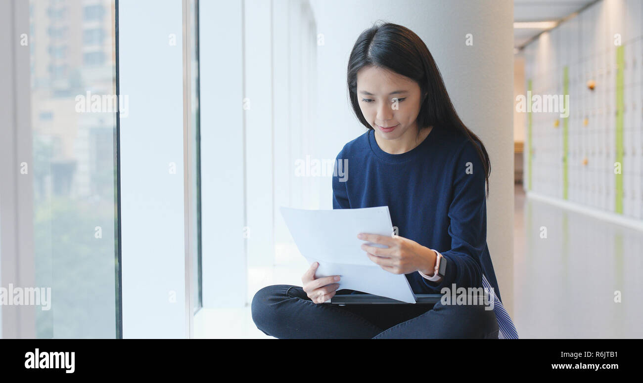 Student study on paper note in university campus Stock Photo - Alamy