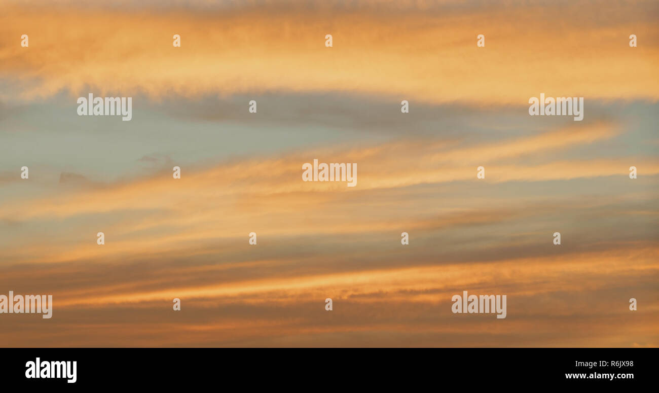Time lapse beautiful golden sunset hi-res stock photography and images ...