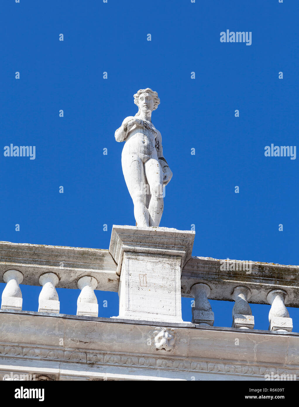 National Library of St Mark's (Biblioteca Marciana), statue at the top ...