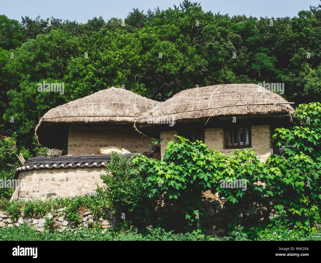 Asian houses in the traditional village, South Korea Stock Photo - Alamy