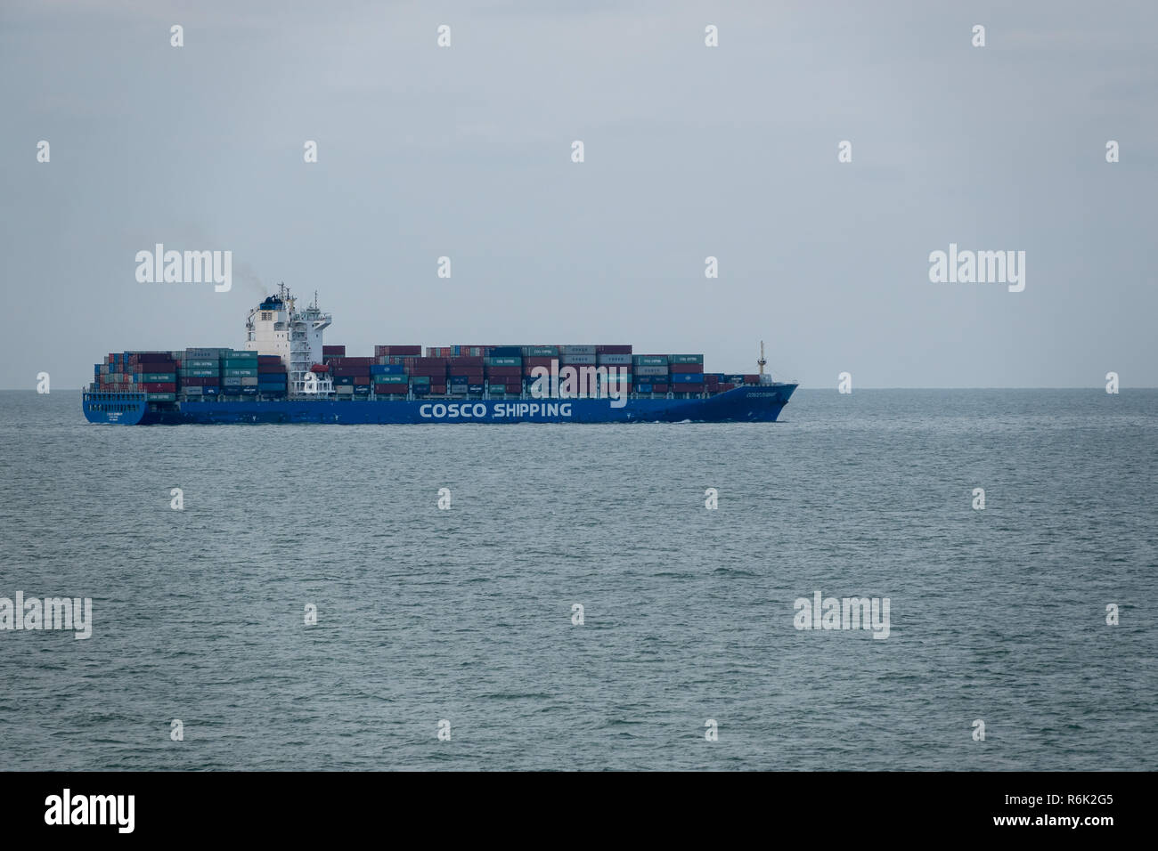 Cosco shipping container hi-res stock photography and images - Alamy