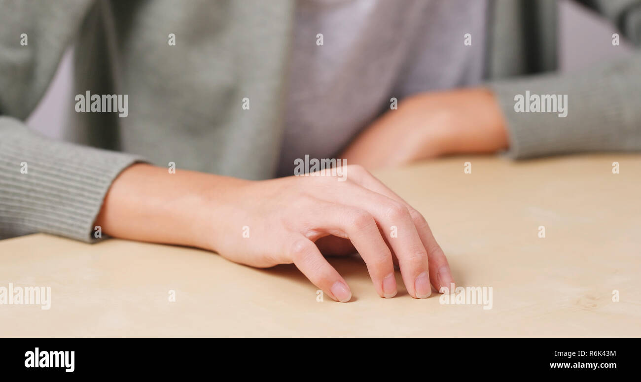 Woman hand finger tapping Stock Photo - Alamy