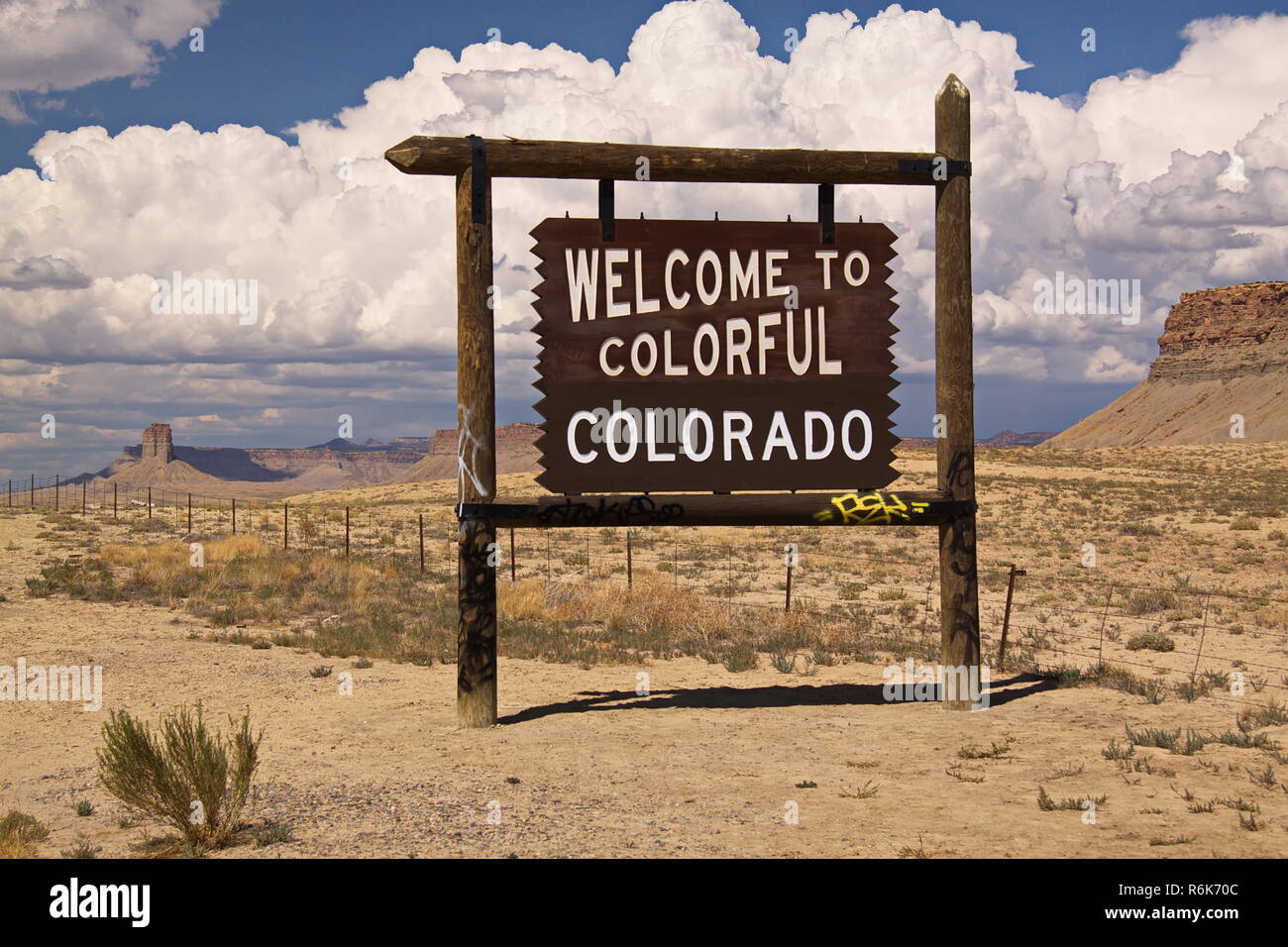 Welcome to Colorado signpost at the border of Colorado in the USA Stock ...