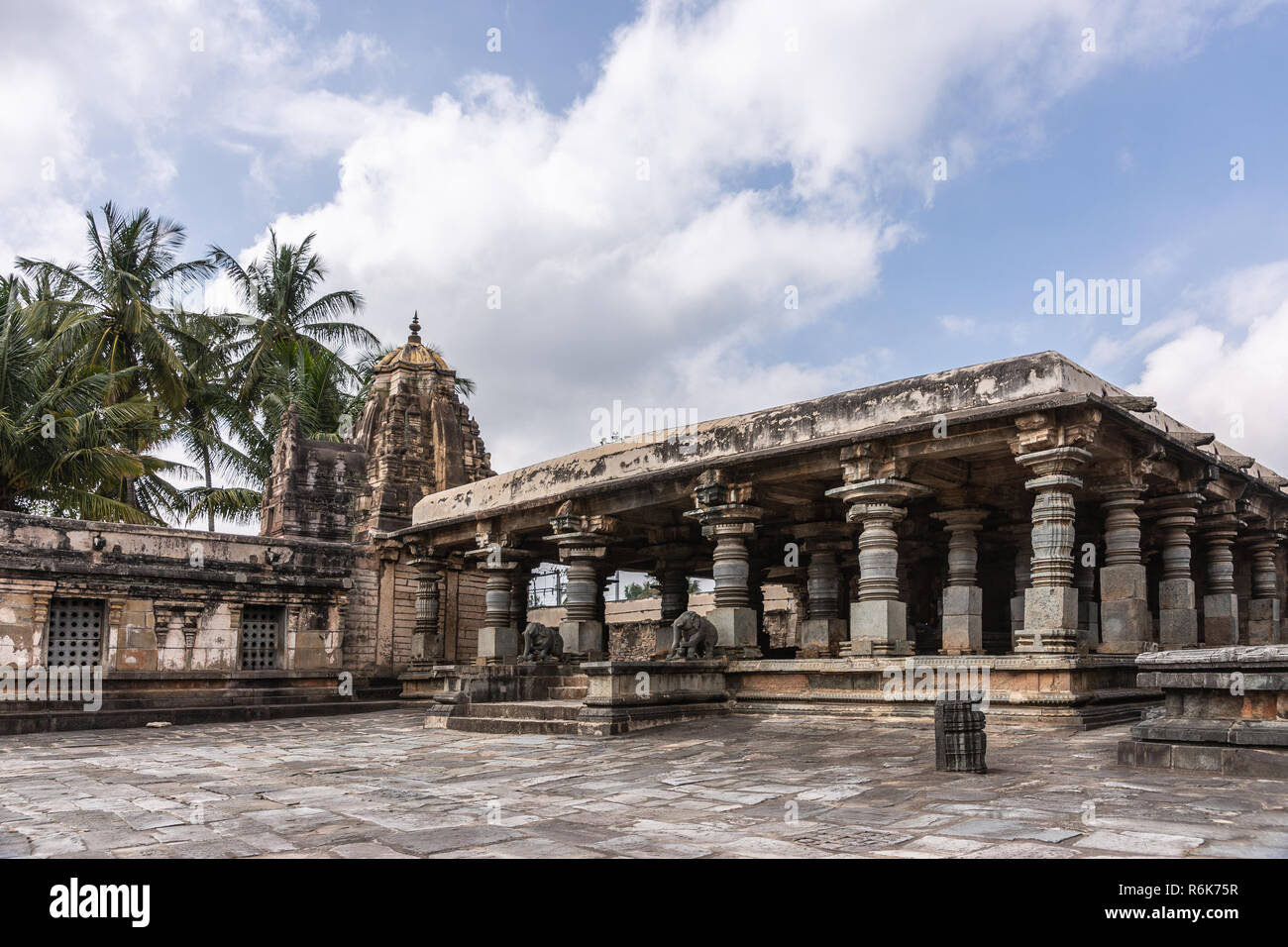 Belur chennakeshava temple hi-res stock photography and images - Alamy