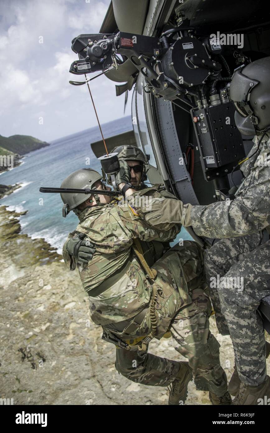 Soldiers from the West Virginia Army National Guard's 1st Battalion ...