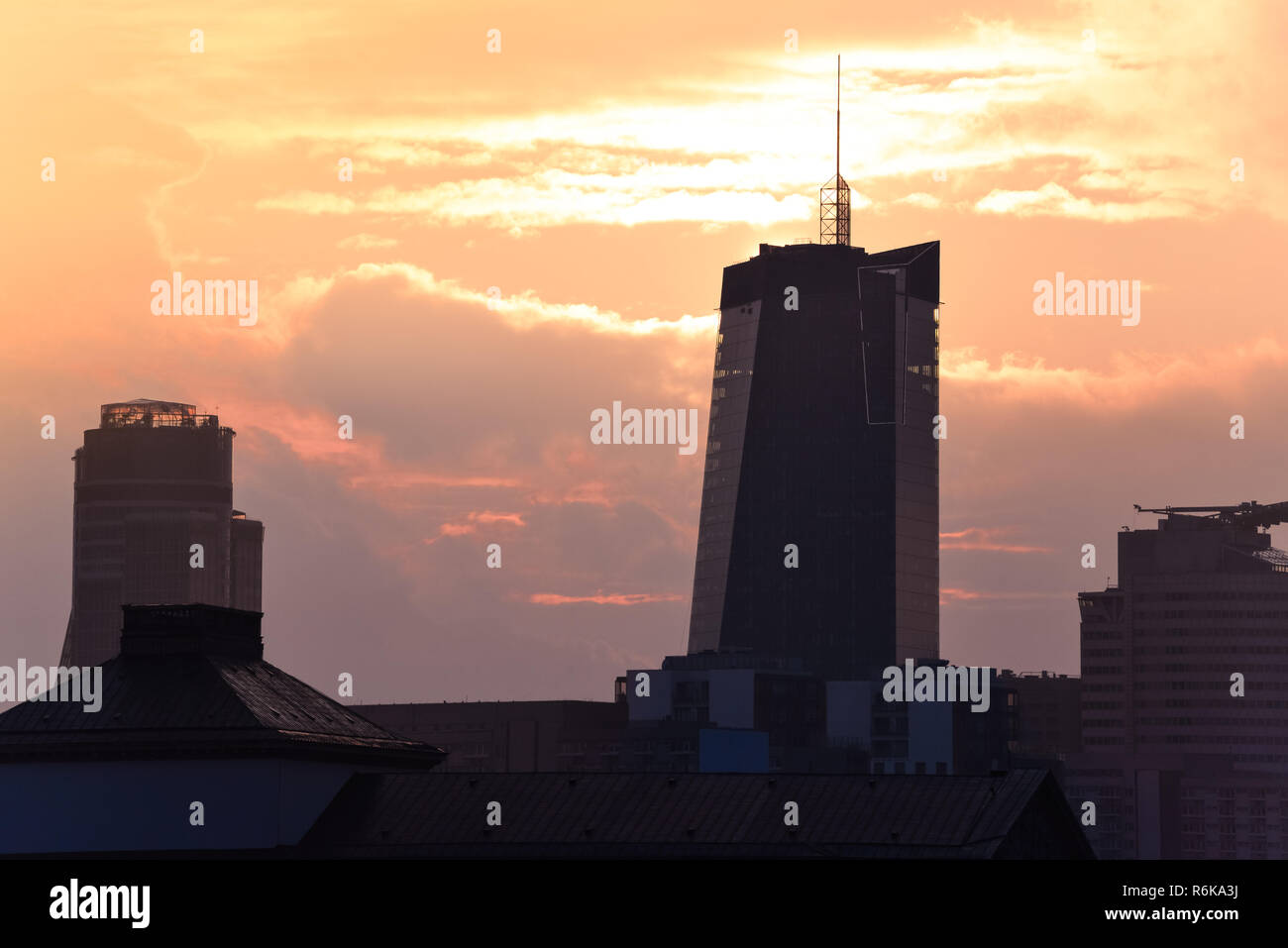 Dramatic skyline hi-res stock photography and images - Alamy