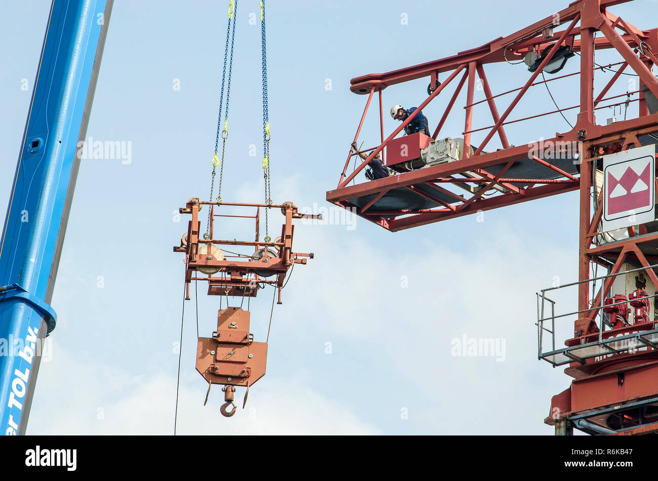 Lifting mechanism hi-res stock photography and images - Alamy