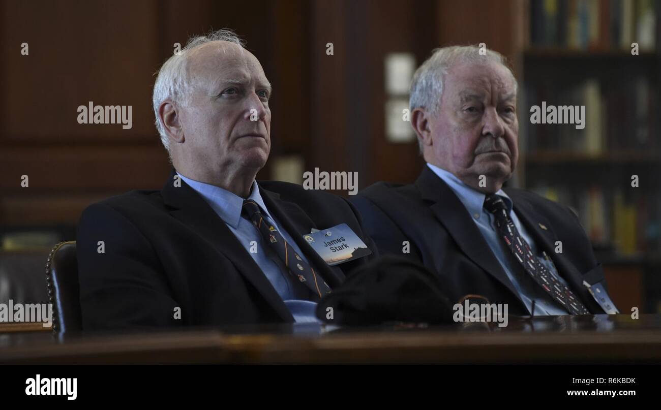 Us army japan 1990 hi-res stock photography and images - Alamy