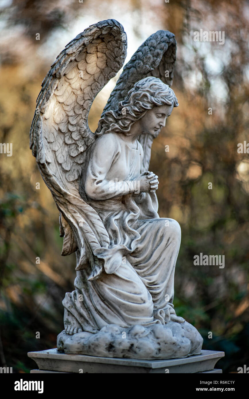 Guardian angel sculpture hi-res stock photography and images - Alamy