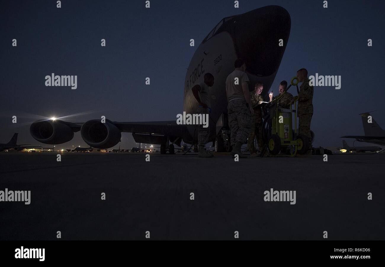 Pre task briefing hi-res stock photography and images - Alamy