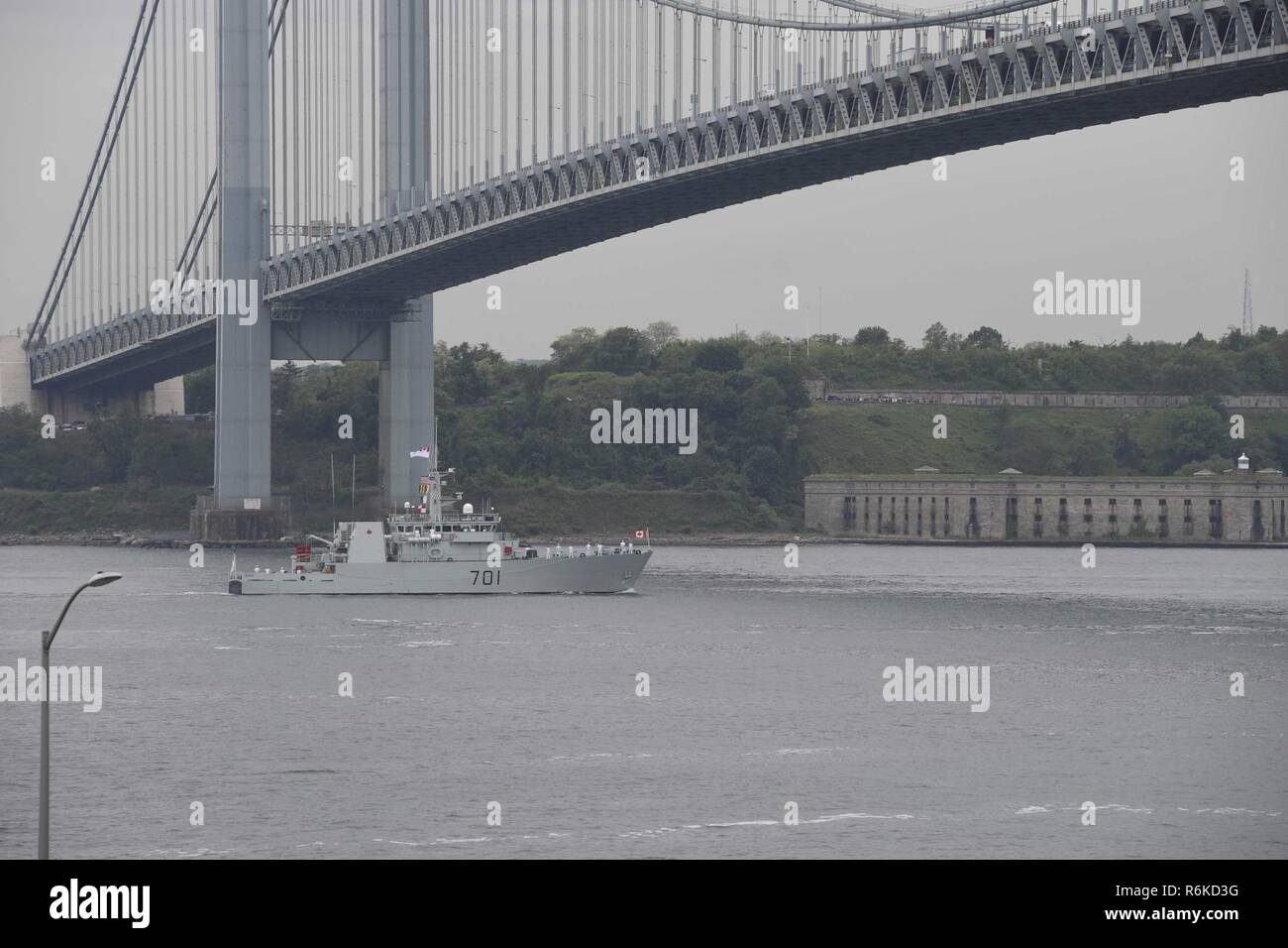 NEW YORK (May 24, 2017) – Royal Canadian Navy Kingston-class defence ...