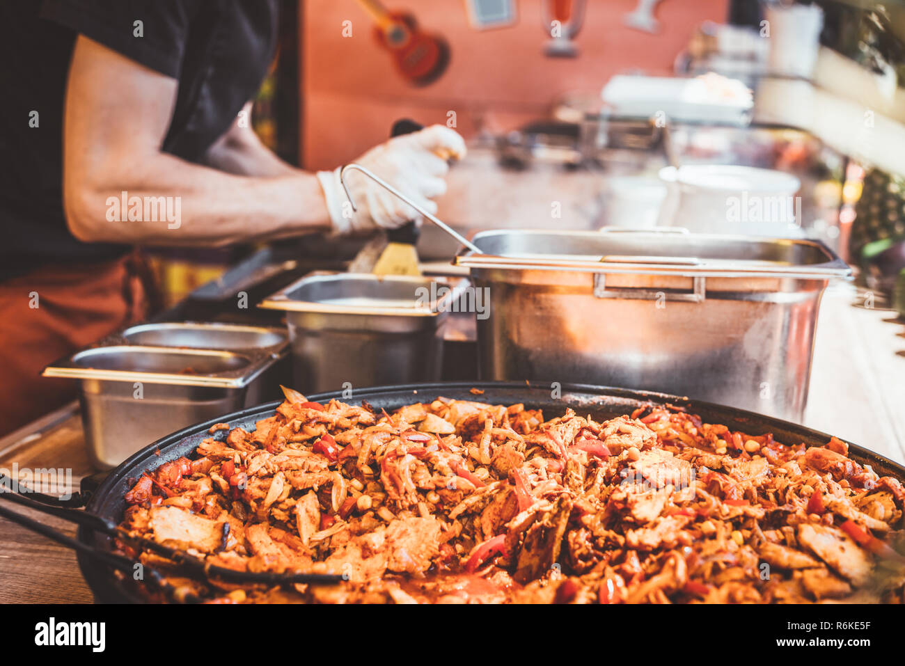 Food truck chef hi-res stock photography and images - Alamy
