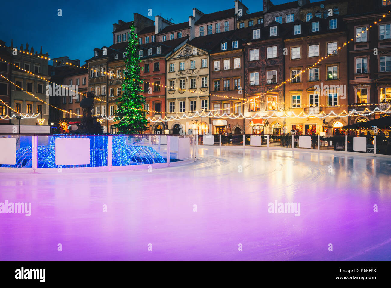 Empty rink hi-res stock photography and images - Alamy