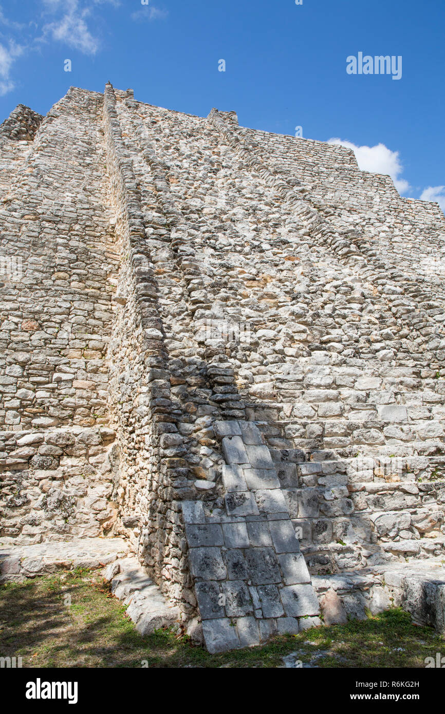 Mayan archaeological ruins hi-res stock photography and images - Alamy
