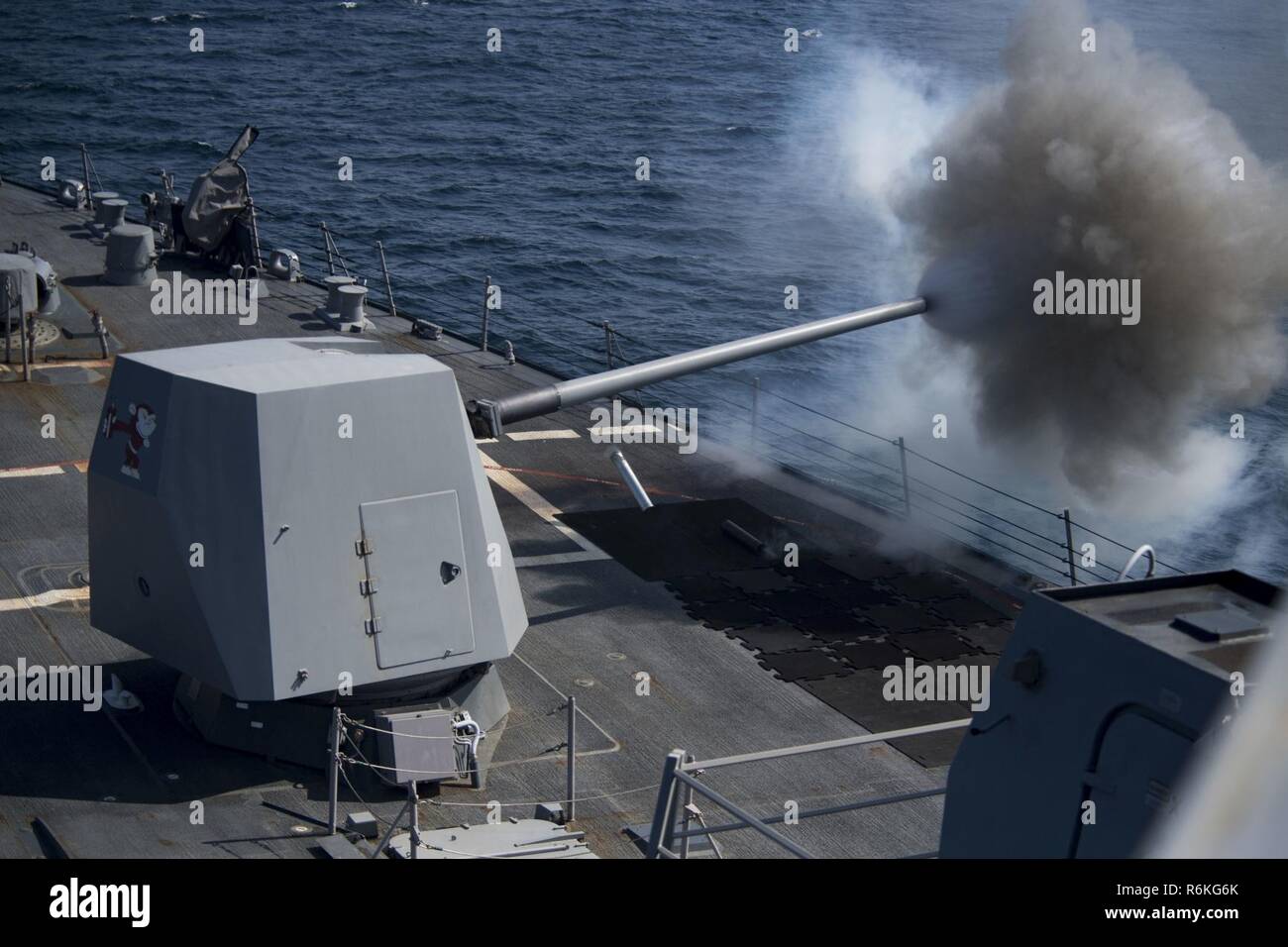 PACIFIC OCEAN (May 18, 2017) The Arleigh Burke-class guided-missile ...