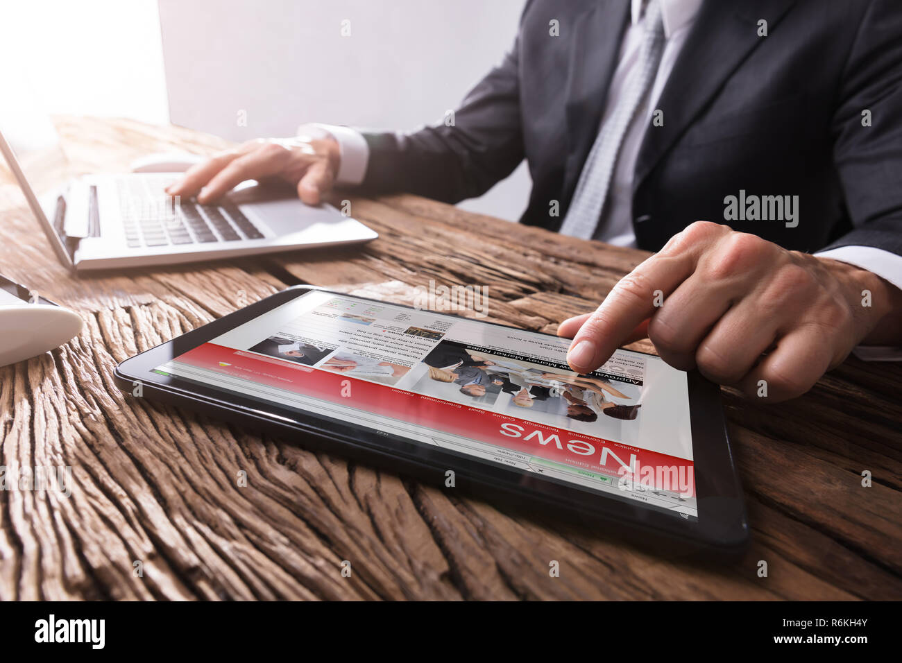 Digital news hi-res stock photography and images - Alamy