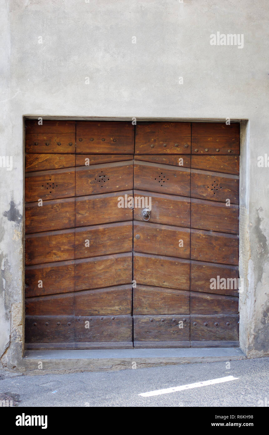 ancient wooden door of historic building Stock Photo - Alamy