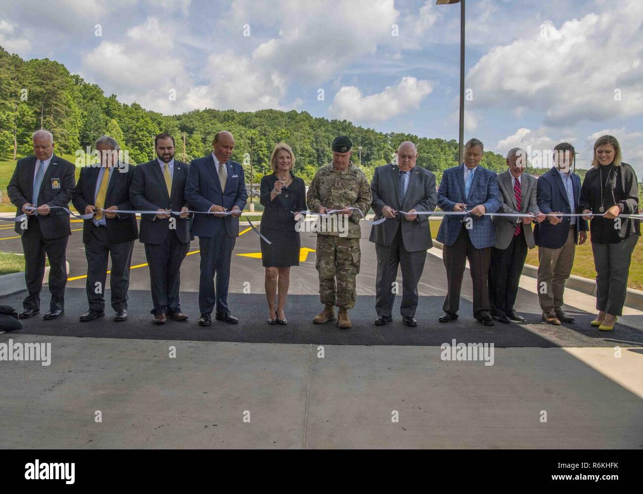Us army base entrance gate hi-res stock photography and images - Alamy