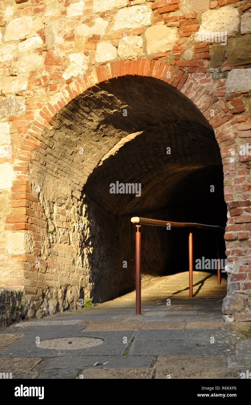 Circular gantry hi-res stock photography and images - Alamy