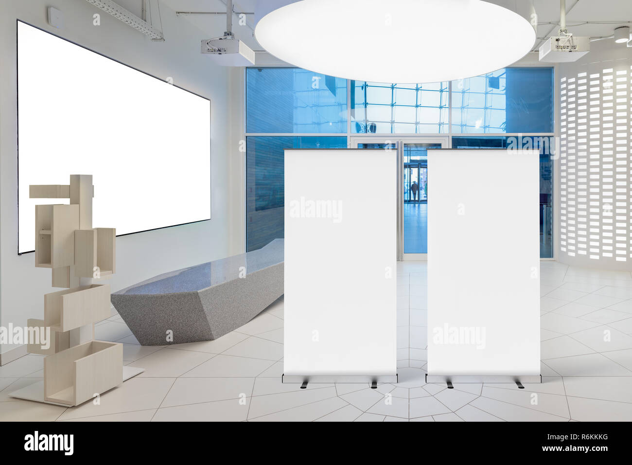 Display stand gallery hi-res stock photography and images - Alamy