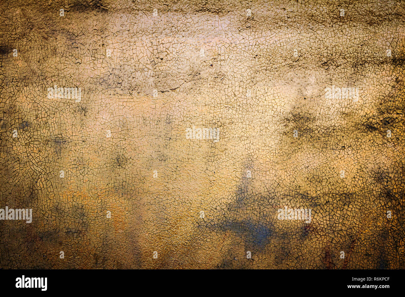 Golden crackled messy wall texture background. Decorative wall paint ...