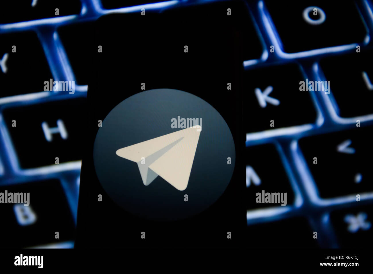 Telegram x logo hi-res stock photography and images - Alamy
