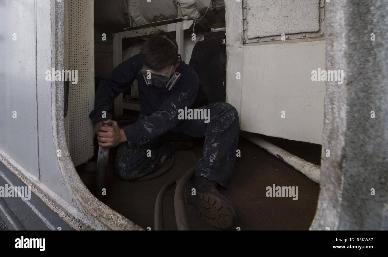 NORWEGIAN SEA (May 19, 2017) Boatswain's Mate Seaman Blake Addison uses ...