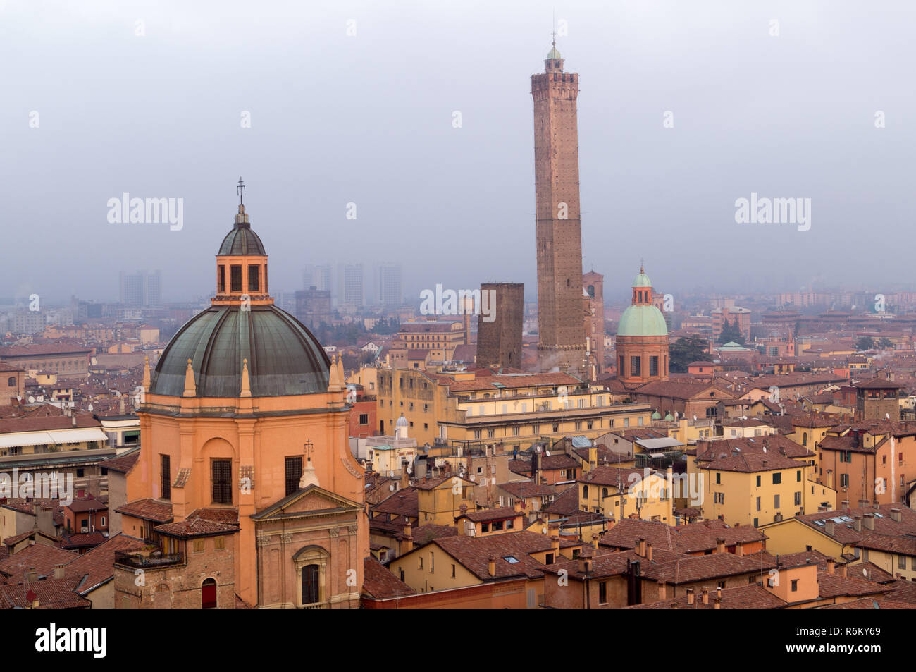 Leaning towers bologna hi-res stock photography and images - Alamy